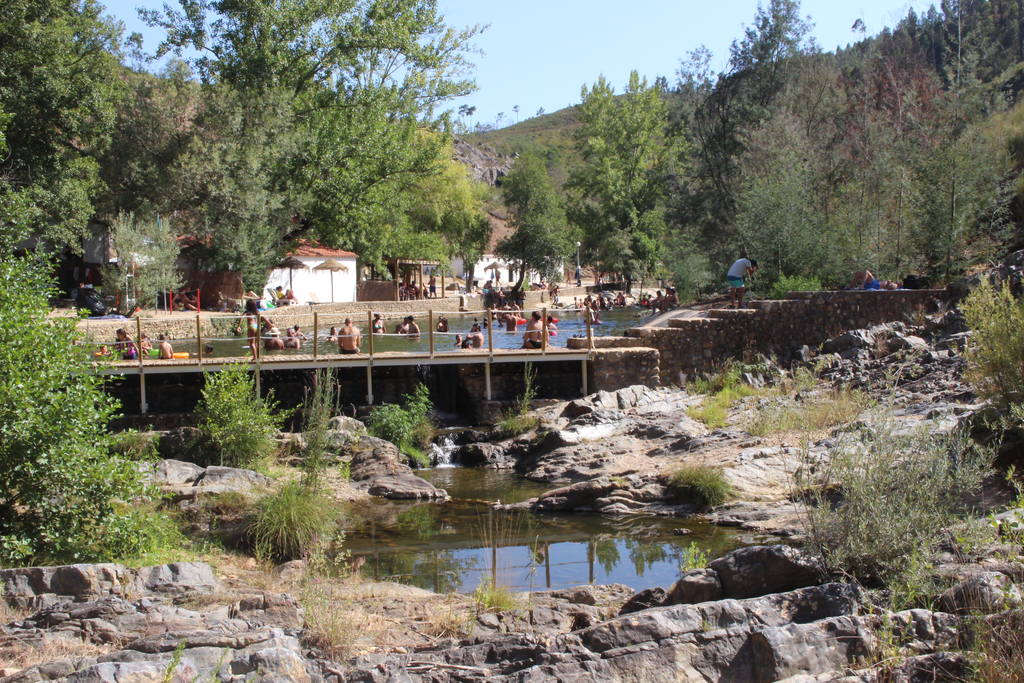 Passadiços e Cascata do Penedo Furado - Vens ou Ficas?